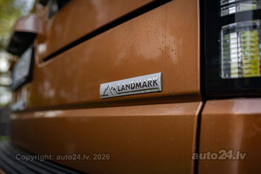 Orange Land Rover Discovery 2016 in Tallinn, with an engine capacity of 3.00 L and mileage of 154 thousand km for 24000 €, photo 10 on AUTOMOTO.COM.LV