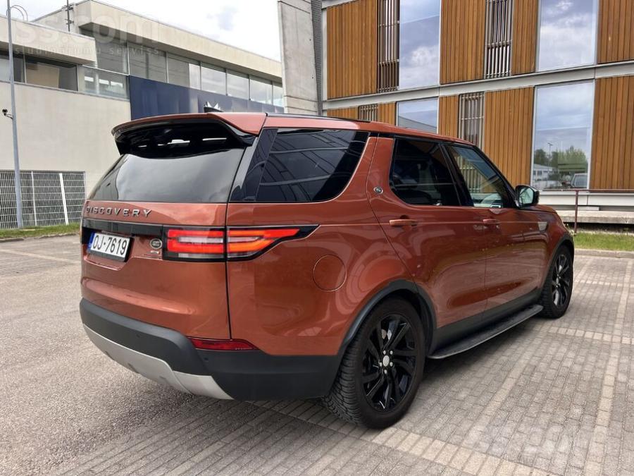 Orange Land Rover Discovery 2017 in Riga, with an engine capacity of 2.00 L and mileage of 118 thousand km for 17900 €, photo 3 on AUTOMOTO.COM.LV