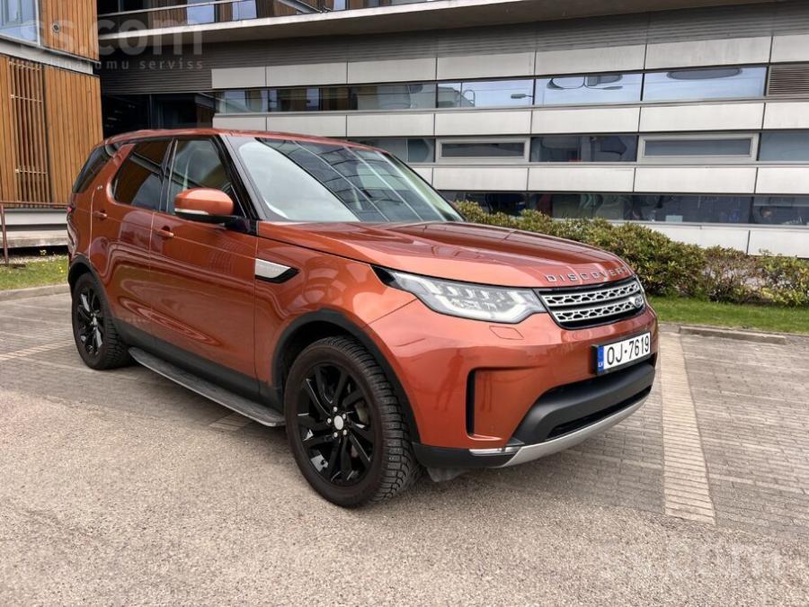 Orange Land Rover Discovery 2017 in Riga, with an engine capacity of 2.00 L and mileage of 118 thousand km for 17900 €, photo 4 on AUTOMOTO.COM.LV