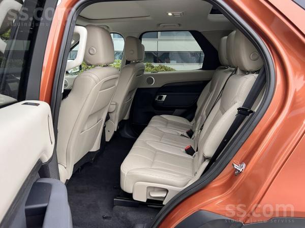 Orange Land Rover Discovery 2017 in Riga, with an engine capacity of 2.00 L and mileage of 118 thousand km for 17900 €, photo 6 on AUTOMOTO.COM.LV
