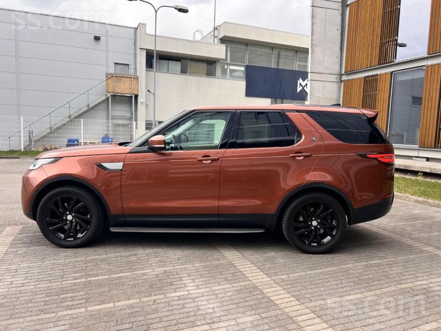 Orange Land Rover Discovery 2017 in Riga, with an engine capacity of 2.00 L and mileage of 118 thousand km for 17900 €, photo 12 on AUTOMOTO.COM.LV