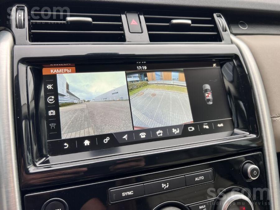Orange Land Rover Discovery 2017 in Riga, with an engine capacity of 2.00 L and mileage of 118 thousand km for 17900 €, photo 13 on AUTOMOTO.COM.LV