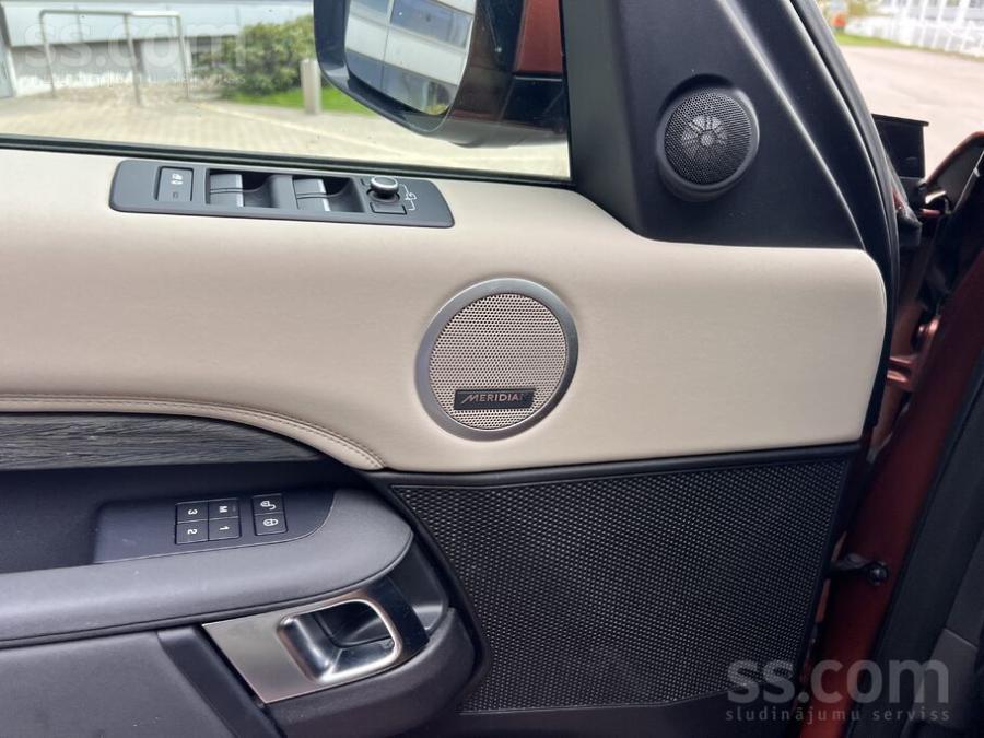 Orange Land Rover Discovery 2017 in Riga, with an engine capacity of 2.00 L and mileage of 118 thousand km for 17900 €, photo 19 on AUTOMOTO.COM.LV