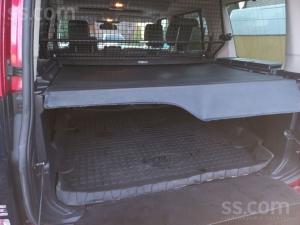 Sarkans Land Rover Discovery 2015 Rīga, ar dzinēja tilpumu 3.00 L un nobraukumu 191 tūkst. km par 13995 €, foto 12 vietnē AUTOMOTO.COM.LV