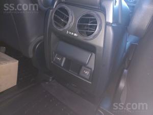 Sarkans Land Rover Discovery 2015 Rīga, ar dzinēja tilpumu 3.00 L un nobraukumu 191 tūkst. km par 13995 €, foto 13 vietnē AUTOMOTO.COM.LV