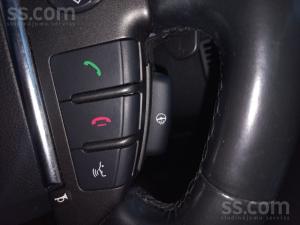 Sarkans Land Rover Discovery 2015 Rīga, ar dzinēja tilpumu 3.00 L un nobraukumu 191 tūkst. km par 13995 €, foto 24 vietnē AUTOMOTO.COM.LV