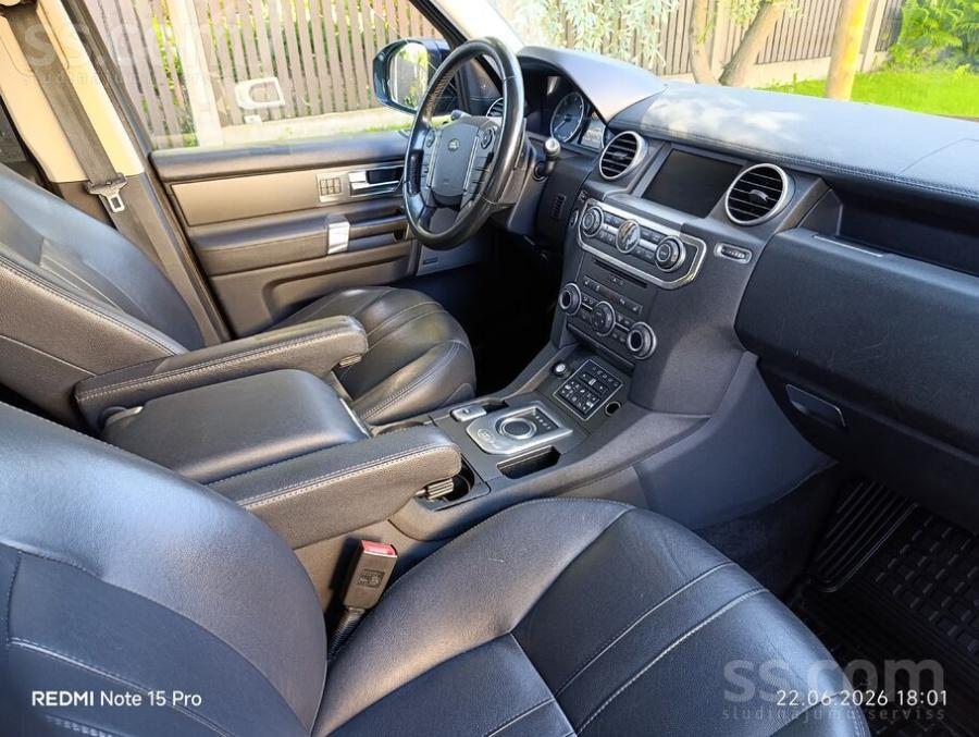 Sarkans Land Rover Discovery 2015 Rīga, ar dzinēja tilpumu 3.00 L un nobraukumu 193 tūkst. km par 12999 €, foto 16 vietnē AUTOMOTO.COM.LV