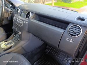 Sarkans Land Rover Discovery 2015 Rīga, ar dzinēja tilpumu 3.00 L un nobraukumu 193 tūkst. km par 12999 €, foto 18 vietnē AUTOMOTO.COM.LV