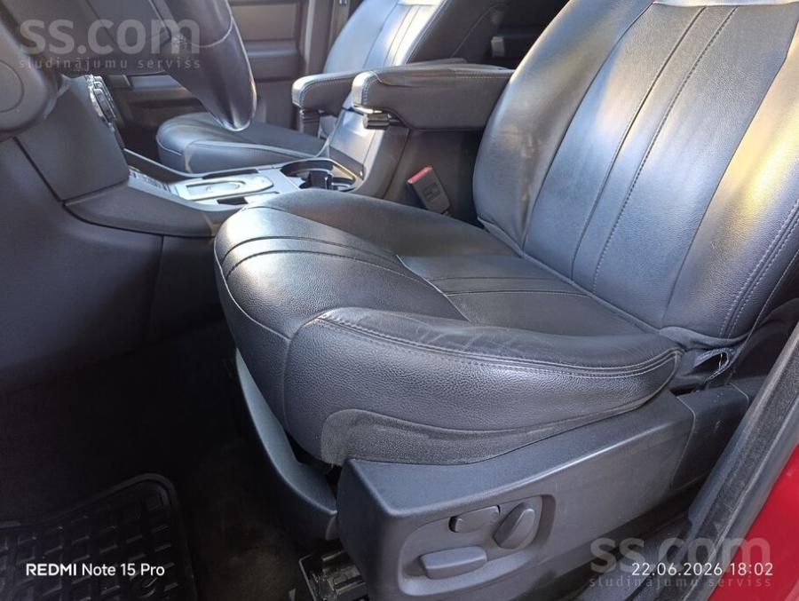 Sarkans Land Rover Discovery 2015 Rīga, ar dzinēja tilpumu 3.00 L un nobraukumu 193 tūkst. km par 12999 €, foto 20 vietnē AUTOMOTO.COM.LV