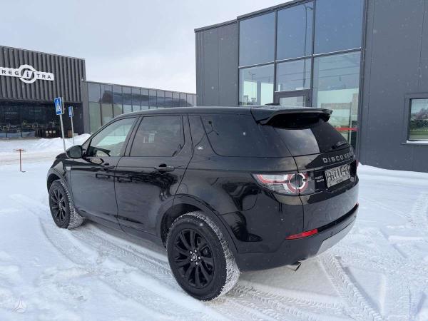 Melns Land Rover Discovery Sport 2015 Šauļi, ar dzinēja tilpumu 2.18 L un nobraukumu 186 tūkst. km par 12300 €, foto 4 vietnē AUTOMOTO.COM.LV