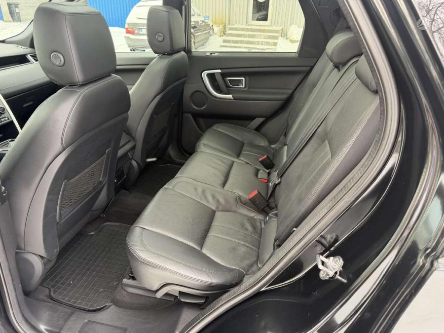 Black Land Rover Discovery Sport 2015 in Siauliai, with an engine capacity of 2.18 L and mileage of 186 thousand km for 12300 €, photo 14 on AUTOMOTO.COM.LV