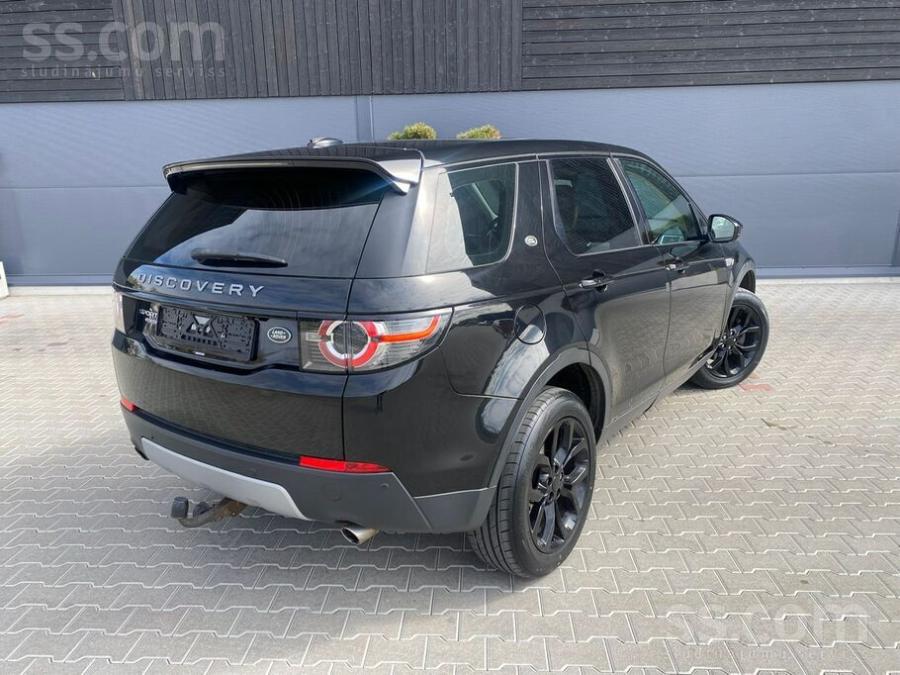 Melns Land Rover Discovery Sport 2015 Rīga, ar dzinēja tilpumu 2.20 L un nobraukumu 178 tūkst. km par 12850 €, foto 4 vietnē AUTOMOTO.COM.LV