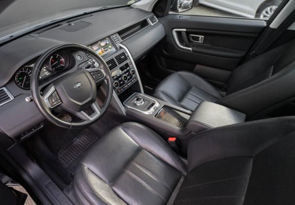 Melns Land Rover Discovery Sport 2015 Rīga, ar dzinēja tilpumu 2.00 L un nobraukumu 192 tūkst. km par 13550 €, foto 8 vietnē AUTOMOTO.COM.LV