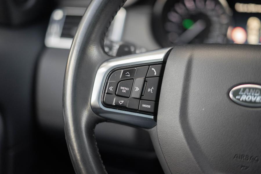 Черный Ленд Ровер Discovery Sport 2015 в Рига, объемом двигателя 2.00 л и пробегом 192 тыс. км за 13550 €, фото 13 на AUTOMOTO.COM.LV