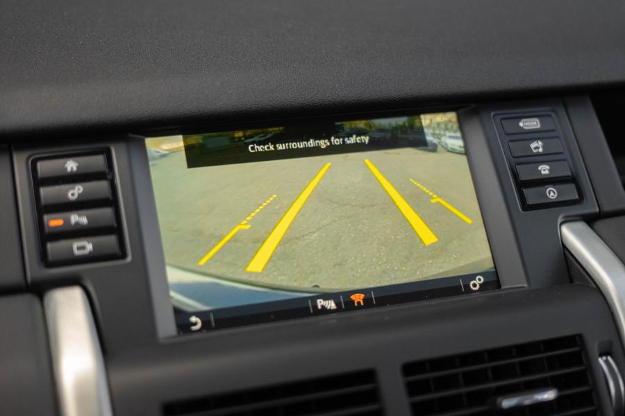 Черный Ленд Ровер Discovery Sport 2015 в Рига, объемом двигателя 2.00 л и пробегом 192 тыс. км за 13550 €, фото 17 на AUTOMOTO.COM.LV