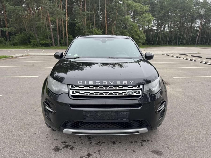 Black Land Rover Discovery Sport 2015 in Kaunas, with an engine capacity of 2.00 L and mileage of 270 thousand km for 8950 €, photo 4 on AUTOMOTO.COM.LV