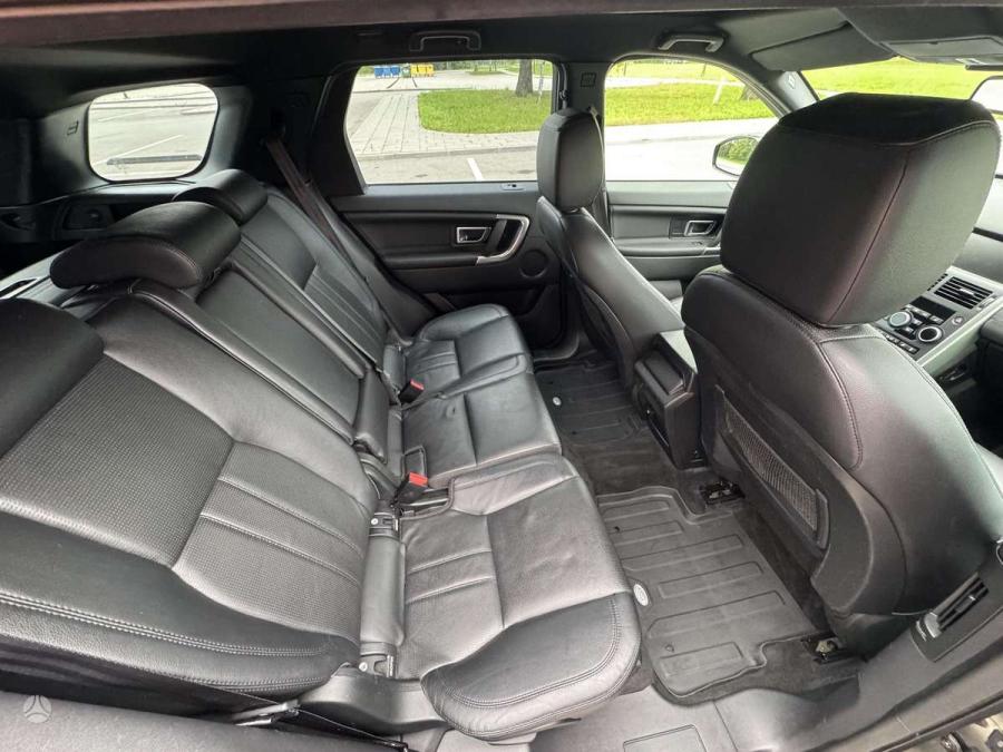 Black Land Rover Discovery Sport 2015 in Kaunas, with an engine capacity of 2.00 L and mileage of 270 thousand km for 8950 €, photo 16 on AUTOMOTO.COM.LV