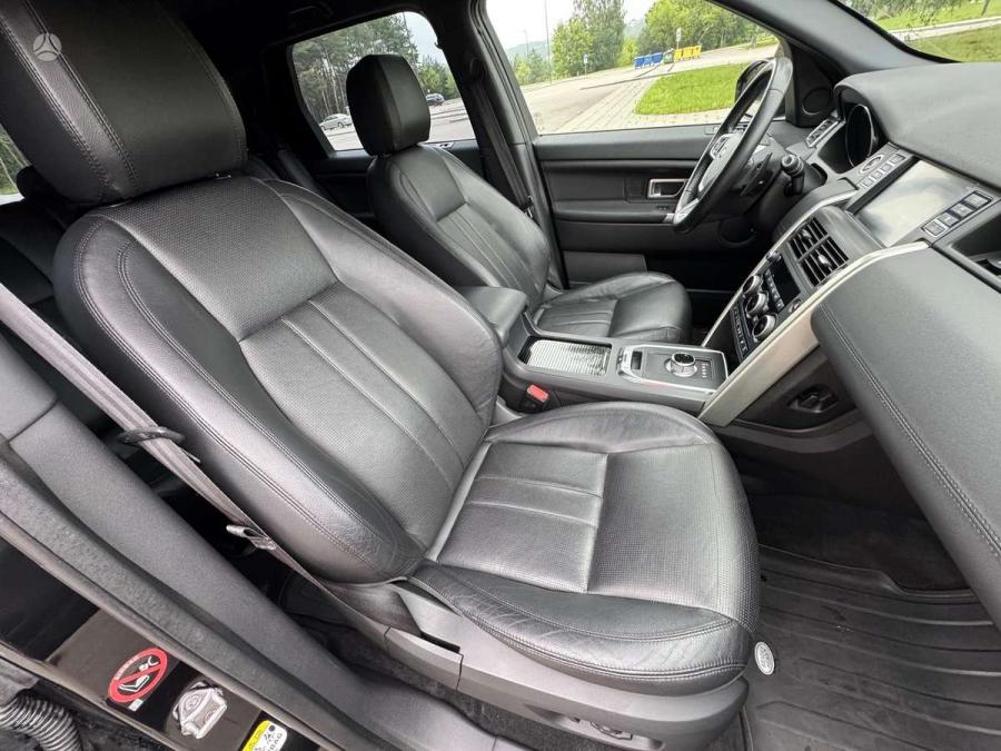 Black Land Rover Discovery Sport 2015 in Kaunas, with an engine capacity of 2.00 L and mileage of 270 thousand km for 8950 €, photo 17 on AUTOMOTO.COM.LV