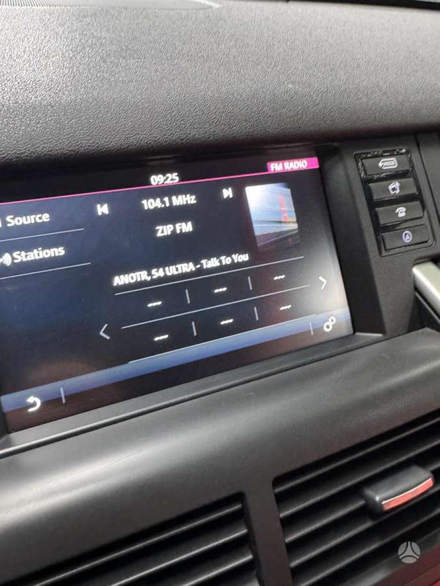 Black Land Rover Discovery Sport 2015 in Kaunas, with an engine capacity of 2.00 L and mileage of 270 thousand km for 8950 €, photo 25 on AUTOMOTO.COM.LV