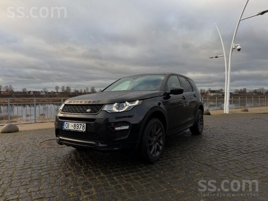 Melns Land Rover Discovery Sport 2016 Daugavpils, ar dzinēja tilpumu 2.00 L un nobraukumu 139 tūkst. km par 13950 €, foto 1 vietnē AUTOMOTO.COM.LV