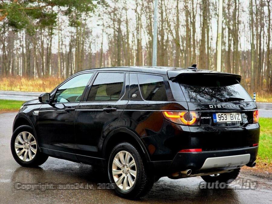 Black Land Rover Discovery Sport 2016 in Tallinn, with an engine capacity of 2.00 L and mileage of 129 thousand km for 11990 €, photo 4 on AUTOMOTO.COM.LV