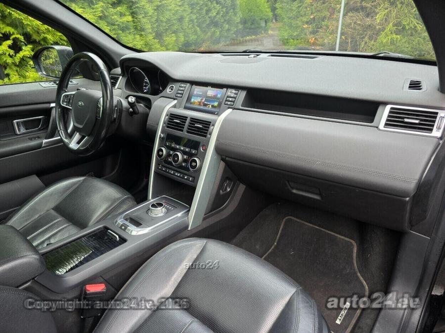 Black Land Rover Discovery Sport 2016 in Tallinn, with an engine capacity of 2.00 L and mileage of 129 thousand km for 11990 €, photo 10 on AUTOMOTO.COM.LV