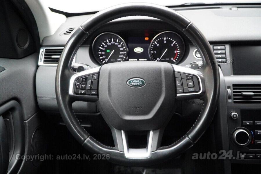 Melns Land Rover Discovery Sport 2016 Tallina, ar dzinēja tilpumu 2.00 L un nobraukumu 162 tūkst. km par 18650 €, foto 22 vietnē AUTOMOTO.COM.LV