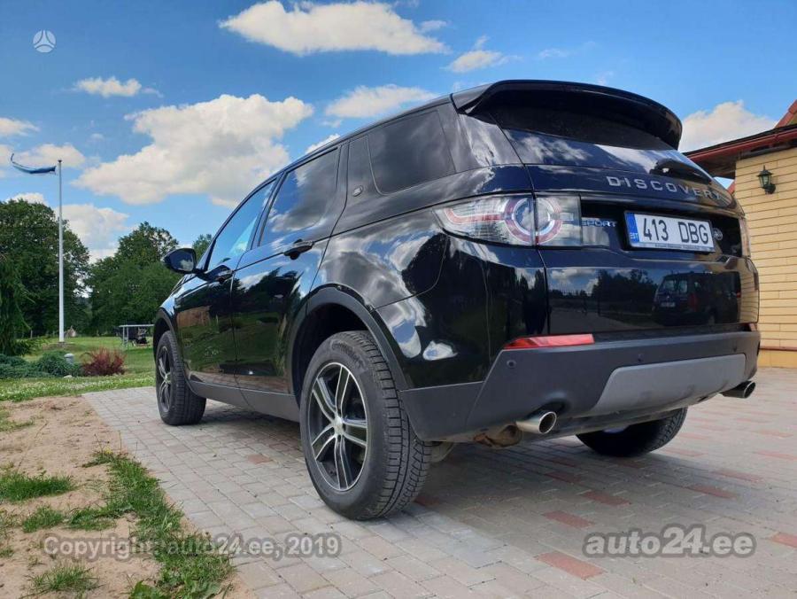 Black Land Rover Discovery Sport 2016 in Valga, with an engine capacity of 2.00 L and mileage of 325 thousand km for 9999 €, photo 3 on AUTOMOTO.COM.LV