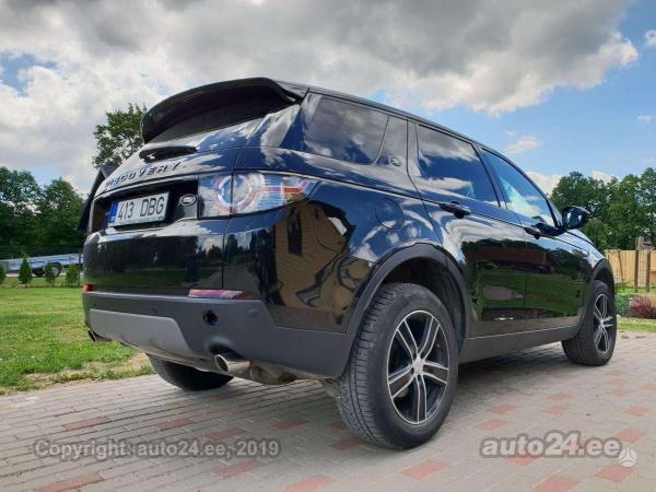 Black Land Rover Discovery Sport 2016 in Valga, with an engine capacity of 2.00 L and mileage of 325 thousand km for 9999 €, photo 4 on AUTOMOTO.COM.LV