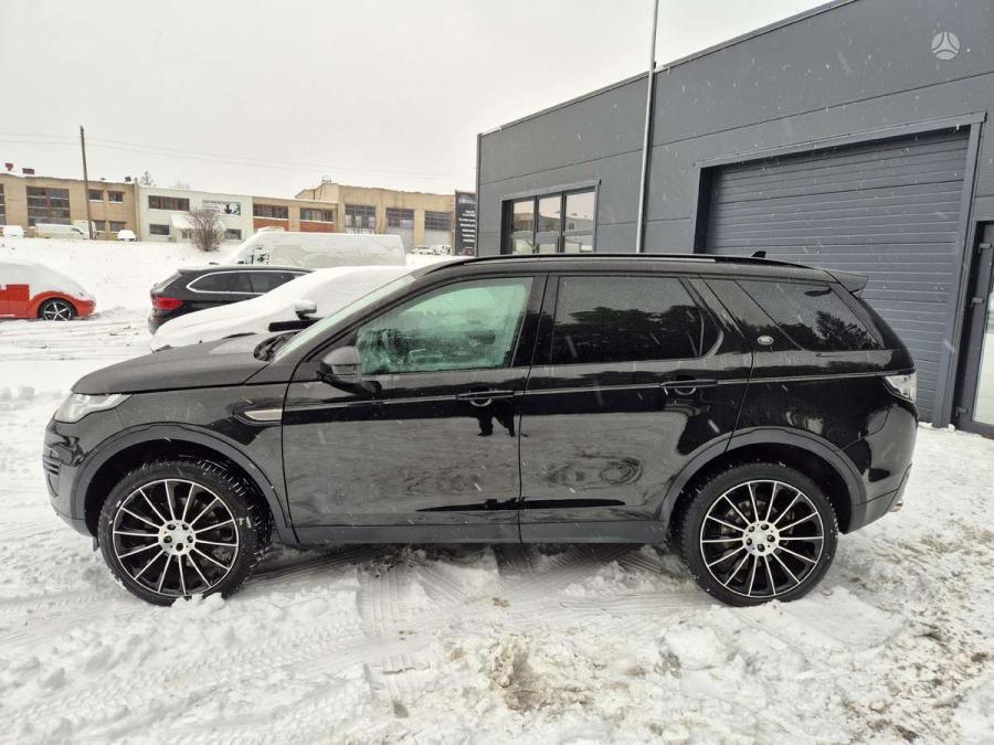 Melns Land Rover Discovery Sport 2016 Utena, ar dzinēja tilpumu 2.00 L un nobraukumu 128 tūkst. km par 10490 €, foto 5 vietnē AUTOMOTO.COM.LV