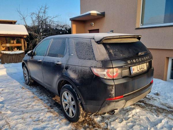 Melns Land Rover Discovery Sport 2016 Tauragė, ar dzinēja tilpumu 2.00 L un nobraukumu 140 tūkst. km par 9900 €, foto 3 vietnē AUTOMOTO.COM.LV