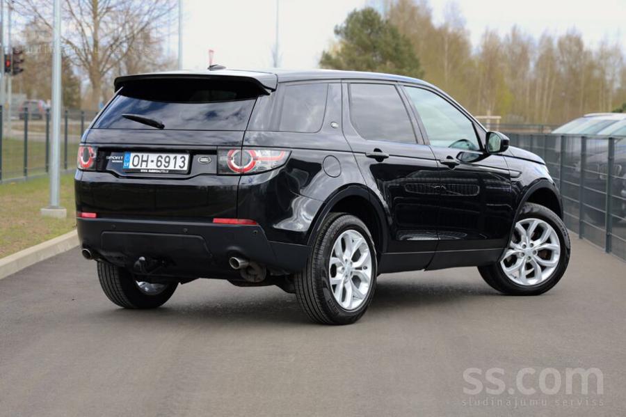 Black Land Rover Discovery Sport 2016 in Jelgava, with an engine capacity of 2.20 L and mileage of 0 thousand km for 12500 €, photo 5 on AUTOMOTO.COM.LV