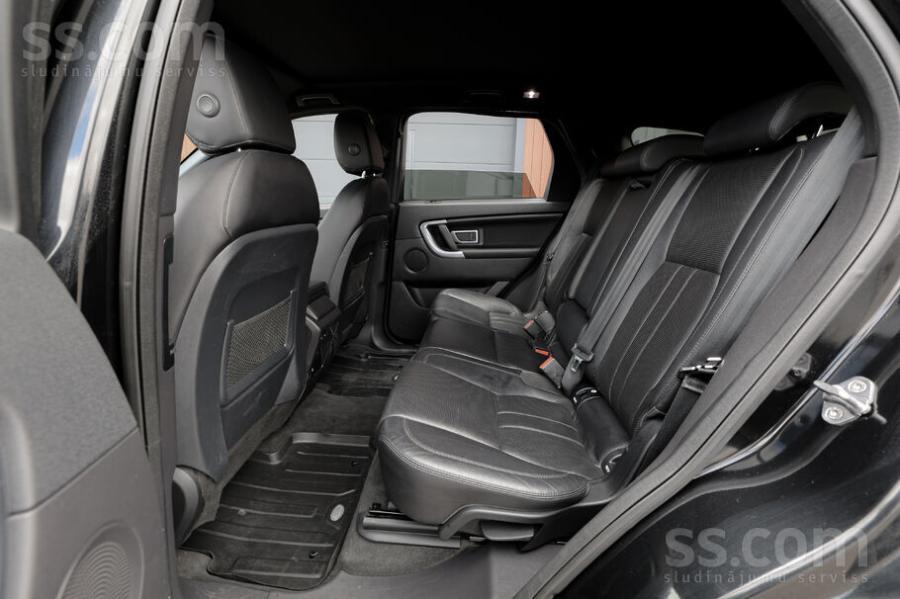 Black Land Rover Discovery Sport 2016 in Jelgava, with an engine capacity of 2.20 L and mileage of 0 thousand km for 12500 €, photo 11 on AUTOMOTO.COM.LV