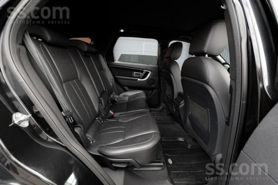 Black Land Rover Discovery Sport 2016 in Jelgava, with an engine capacity of 2.20 L and mileage of 0 thousand km for 12500 €, photo 12 on AUTOMOTO.COM.LV