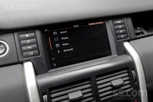 Black Land Rover Discovery Sport 2016 in Jelgava, with an engine capacity of 2.20 L and mileage of 0 thousand km for 12500 €, photo 16 on AUTOMOTO.COM.LV