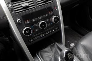 Black Land Rover Discovery Sport 2016 in Jelgava, with an engine capacity of 2.20 L and mileage of 0 thousand km for 12500 €, photo 17 on AUTOMOTO.COM.LV