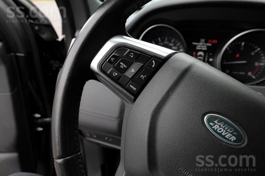 Black Land Rover Discovery Sport 2016 in Jelgava, with an engine capacity of 2.20 L and mileage of 0 thousand km for 12500 €, photo 20 on AUTOMOTO.COM.LV