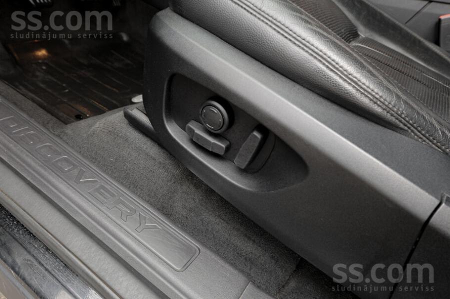 Black Land Rover Discovery Sport 2016 in Jelgava, with an engine capacity of 2.20 L and mileage of 0 thousand km for 12500 €, photo 22 on AUTOMOTO.COM.LV
