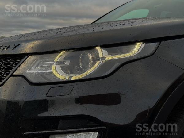Melns Land Rover Discovery Sport 2016 Daugavpils, ar dzinēja tilpumu 2.00 L un nobraukumu 139 tūkst. km par 13150 €, foto 2 vietnē AUTOMOTO.COM.LV