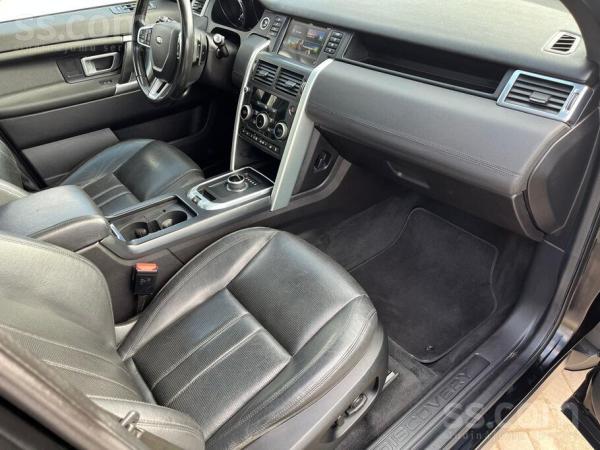 Black Land Rover Discovery Sport 2016 in Cesis, with an engine capacity of 2.00 L and mileage of 187 thousand km for 12750 €, photo 10 on AUTOMOTO.COM.LV