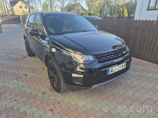 Black Land Rover Discovery Sport 2016 in Jelgava, with an engine capacity of 2.00 L and mileage of 194 thousand km for 11850 €, photo 1 on AUTOMOTO.COM.LV