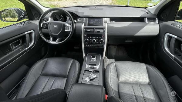 Melns Land Rover Discovery Sport 2016 Tauragė, ar dzinēja tilpumu 2.00 L un nobraukumu 176 tūkst. km par 8600 €, foto 9 vietnē AUTOMOTO.COM.LV