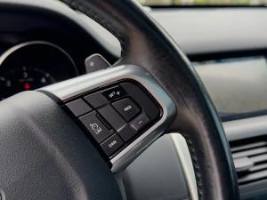 Melns Land Rover Discovery Sport 2016 Daugavpils, ar dzinēja tilpumu 2.00 L un nobraukumu 140 tūkst. km par 12650 €, foto 14 vietnē AUTOMOTO.COM.LV