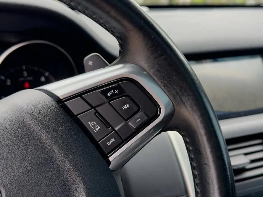 Melns Land Rover Discovery Sport 2016 Daugavpils, ar dzinēja tilpumu 2.00 L un nobraukumu 140 tūkst. km par 12650 €, foto 14 vietnē AUTOMOTO.COM.LV
