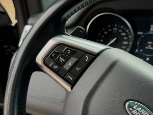 Melns Land Rover Discovery Sport 2016 Daugavpils, ar dzinēja tilpumu 2.00 L un nobraukumu 140 tūkst. km par 12650 €, foto 15 vietnē AUTOMOTO.COM.LV