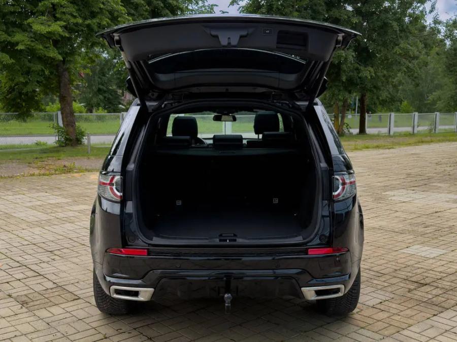 Melns Land Rover Discovery Sport 2016 Daugavpils, ar dzinēja tilpumu 2.00 L un nobraukumu 140 tūkst. km par 12650 €, foto 20 vietnē AUTOMOTO.COM.LV