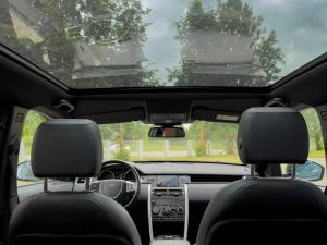 Melns Land Rover Discovery Sport 2016 Daugavpils, ar dzinēja tilpumu 2.00 L un nobraukumu 140 tūkst. km par 12650 €, foto 21 vietnē AUTOMOTO.COM.LV