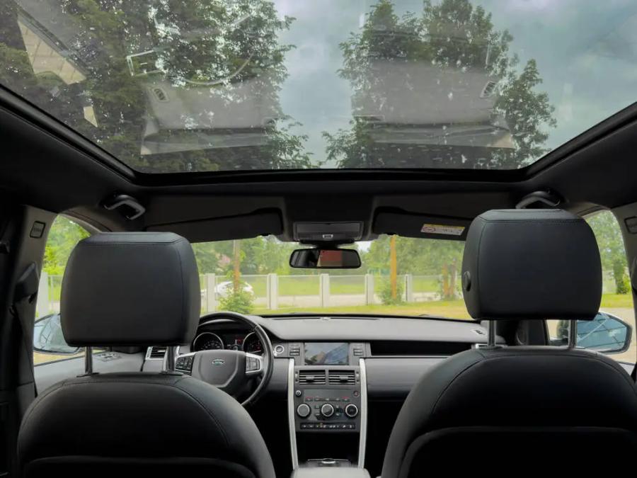 Melns Land Rover Discovery Sport 2016 Daugavpils, ar dzinēja tilpumu 2.00 L un nobraukumu 140 tūkst. km par 12650 €, foto 21 vietnē AUTOMOTO.COM.LV