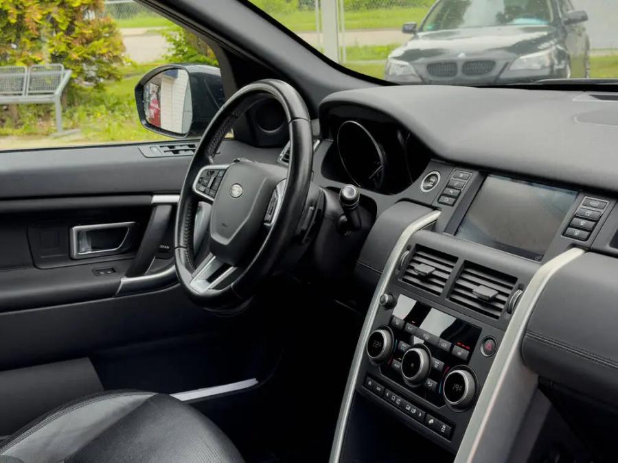 Melns Land Rover Discovery Sport 2016 Daugavpils, ar dzinēja tilpumu 2.00 L un nobraukumu 140 tūkst. km par 12650 €, foto 29 vietnē AUTOMOTO.COM.LV
