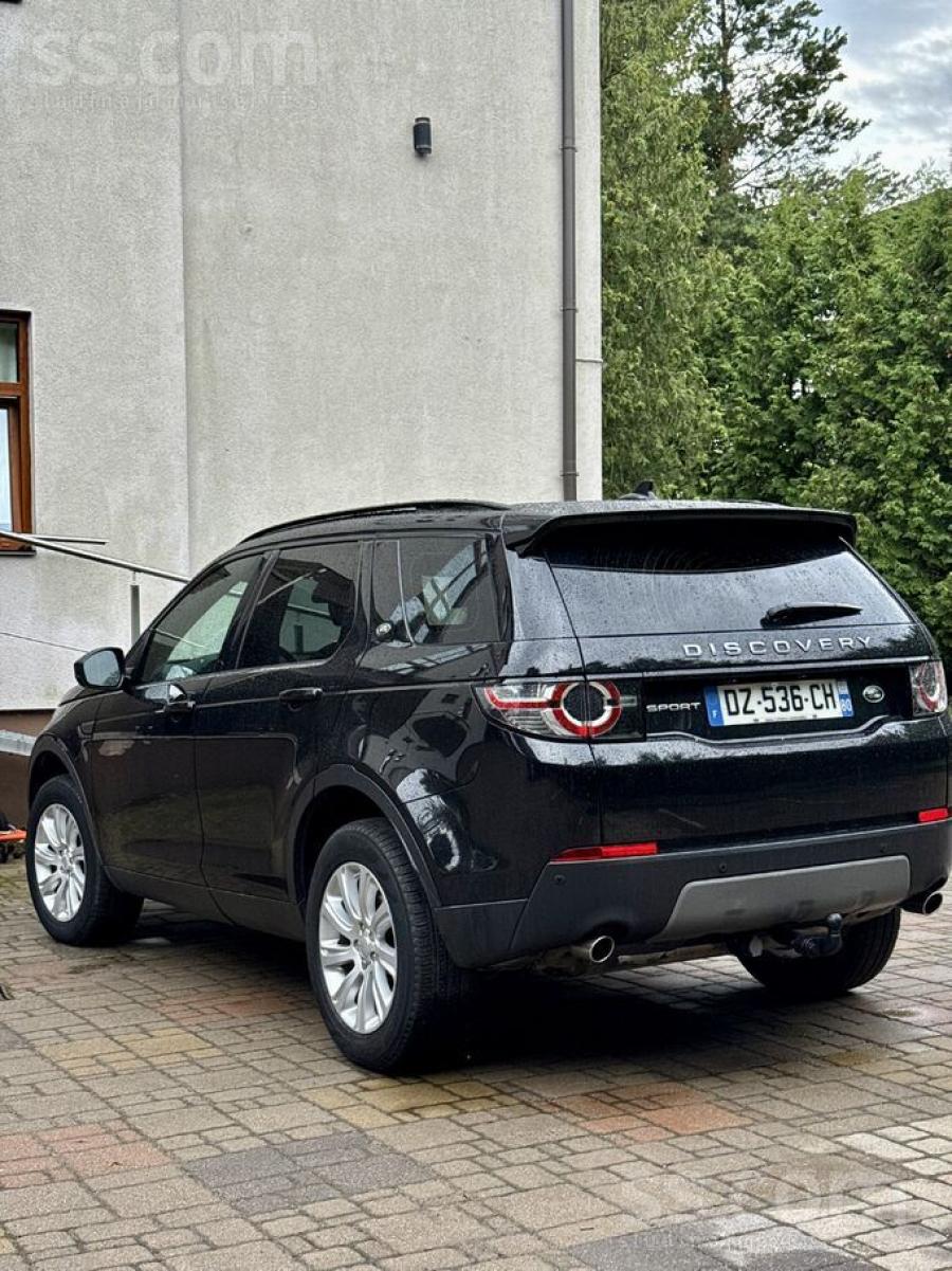 Melns Land Rover Discovery Sport 2016 Rīga, ar dzinēja tilpumu 2.00 L un nobraukumu 179 tūkst. km par 9950 €, foto 3 vietnē AUTOMOTO.COM.LV